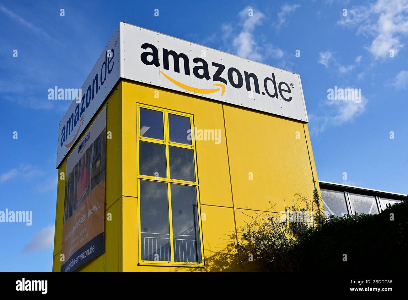 29.01.2020, Rheinberg, North Rhine-Westphalia, Germany - Amazon ...