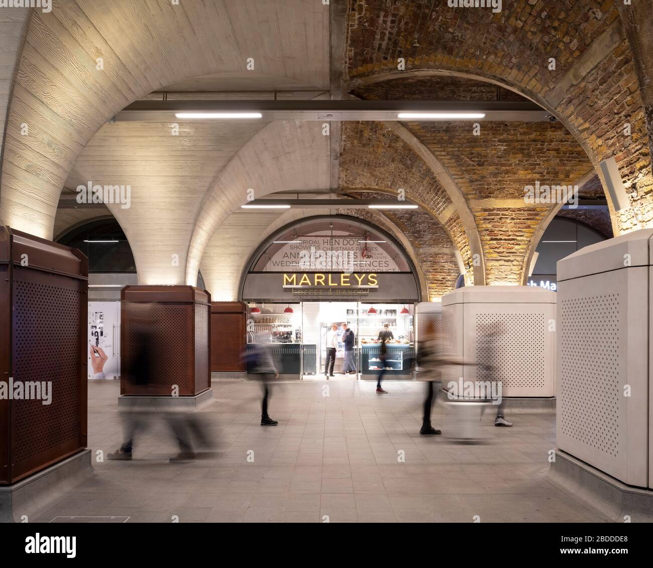 Interior entrance arches. London Bridge Station, London, United Kingdom ...