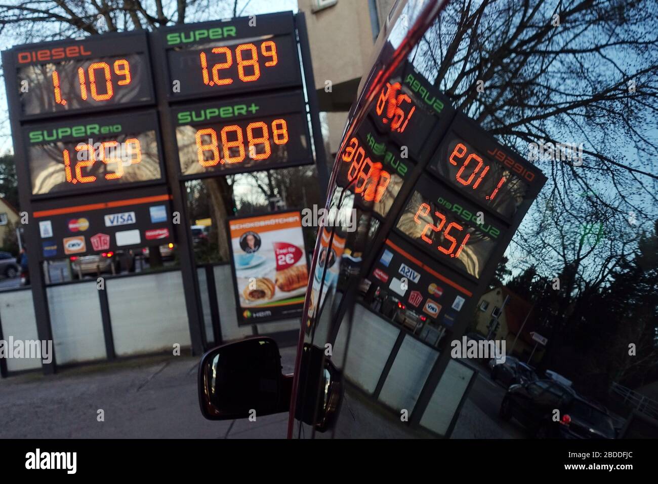 Gasoline Prices Germany Stock Photos & Gasoline Prices Germany Stock ...
