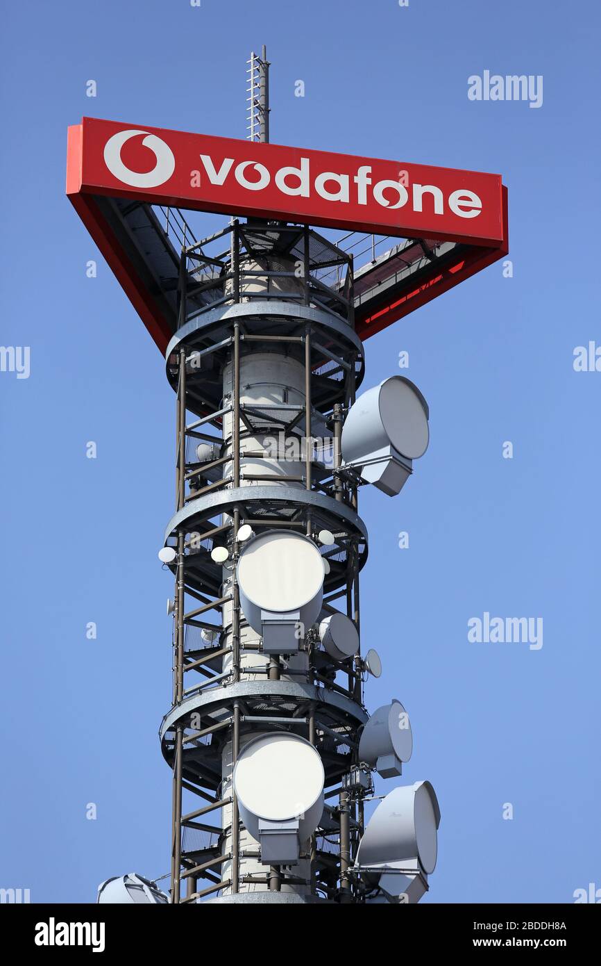 Vodafone mast hi-res stock photography and images - Alamy