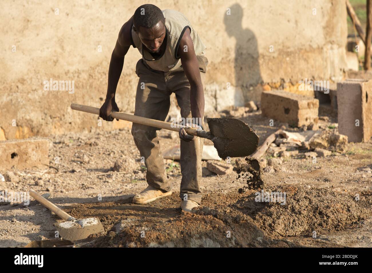 11.11.2019, Burferedo, Somali Region, Ethiopia - A construction worker ...