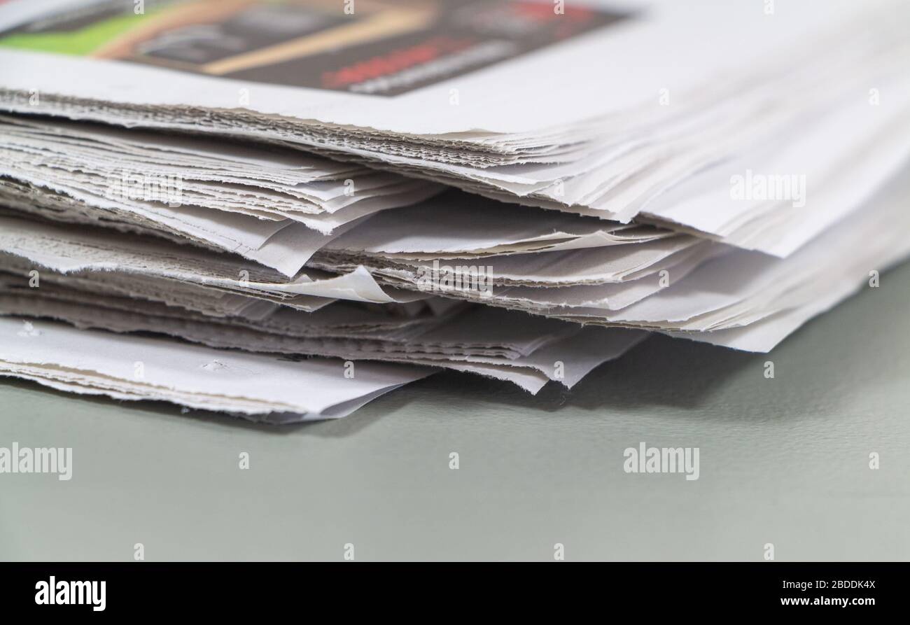 French newspapers hi-res stock photography and images - Alamy