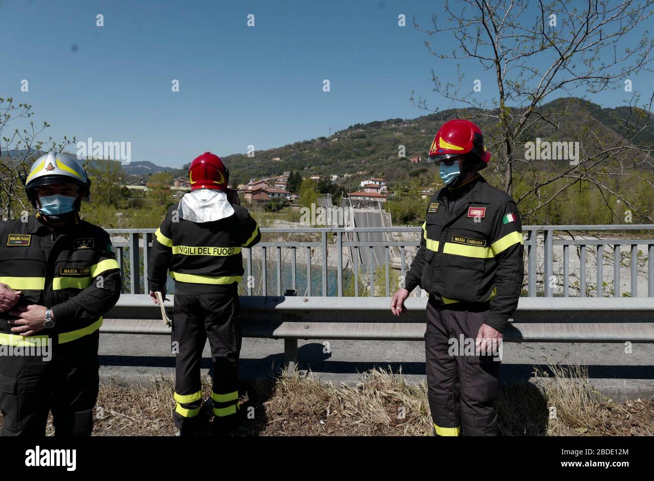 Santo Stefano Magra, Italy. 08th Apr, 2020. The bridge over the lean ...