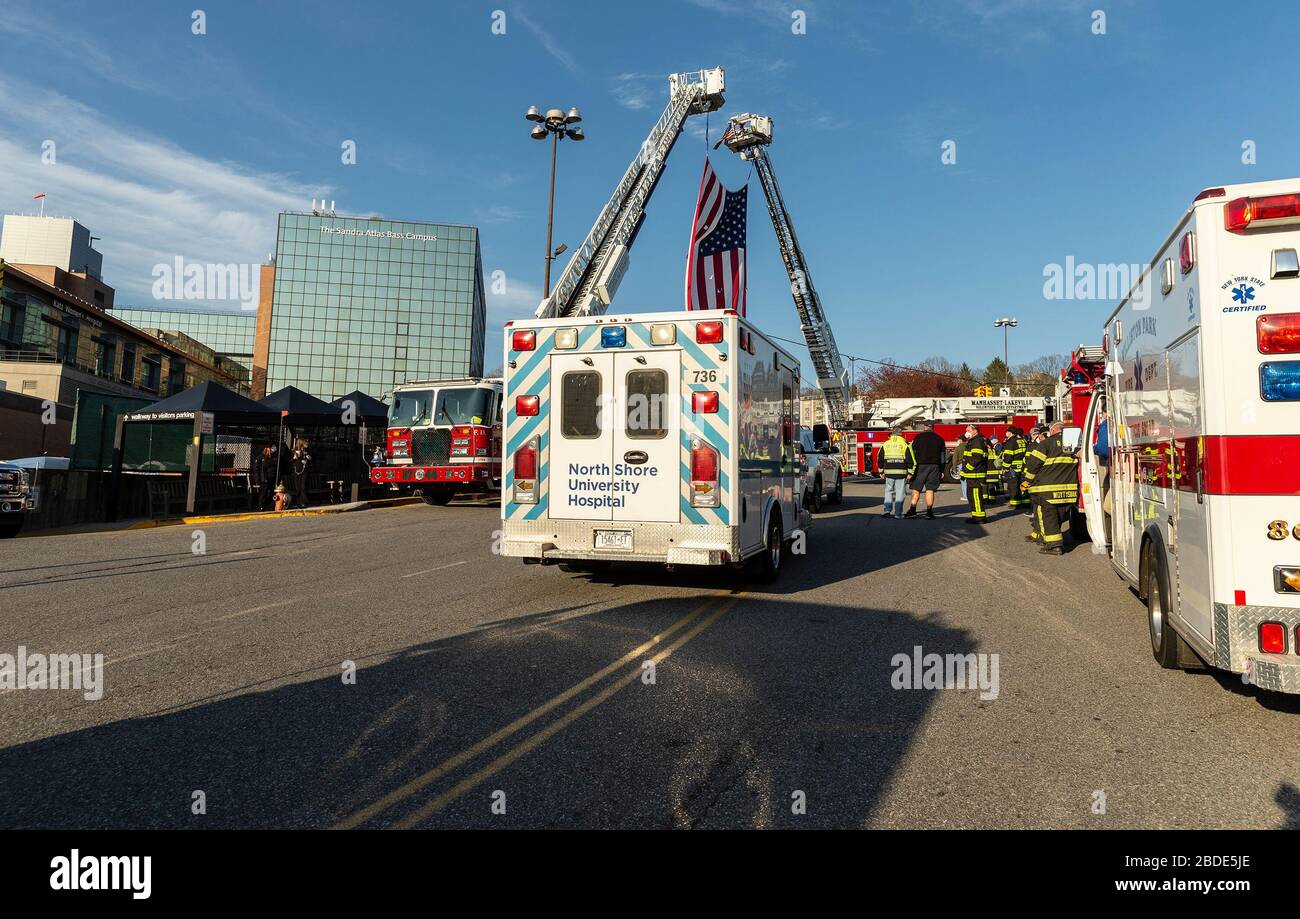 Ambulance line up hi-res stock photography and images - Alamy