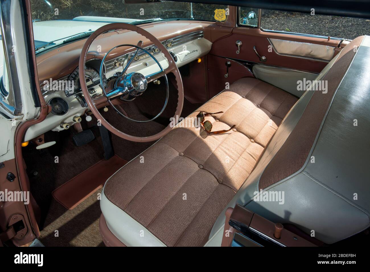 1956 Pontiac Star Chief Stock Photo - Alamy