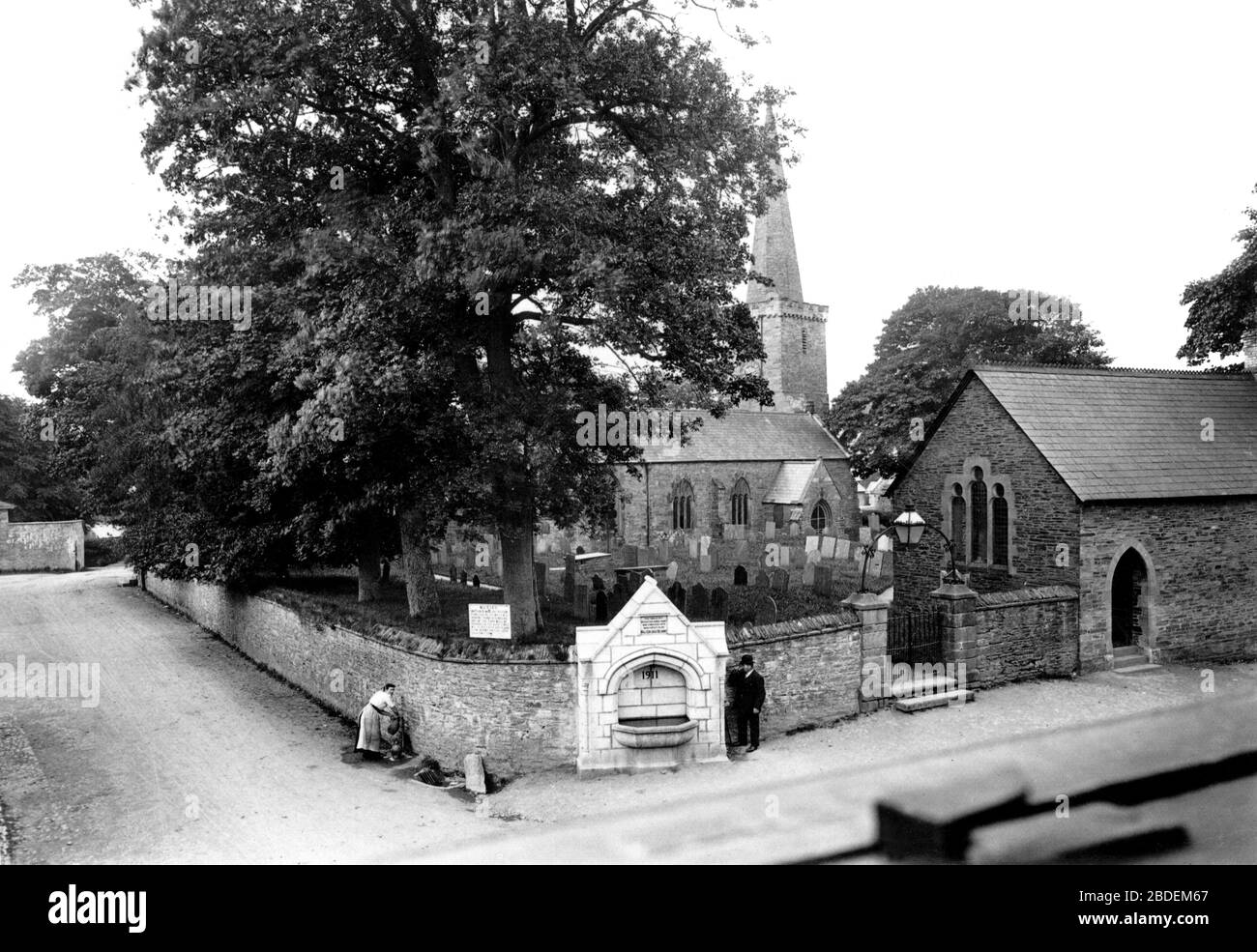 Menheniot, St Lalluwy Church & Fountain 1912 Stock Photo - Alamy