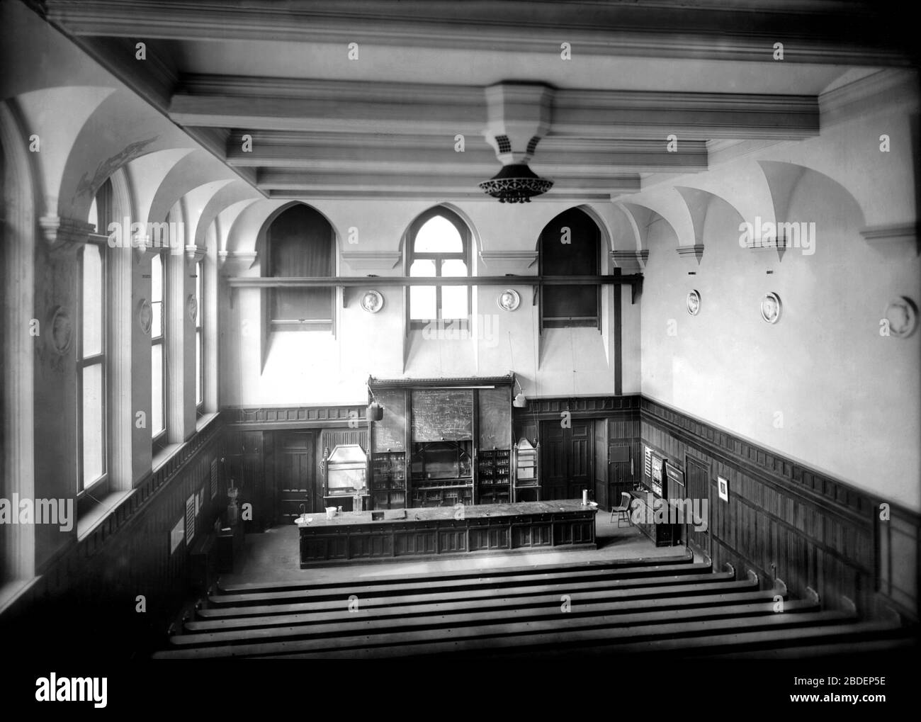 Manchester, Owens College, Chemistry Theatre 1895 Stock Photo - Alamy