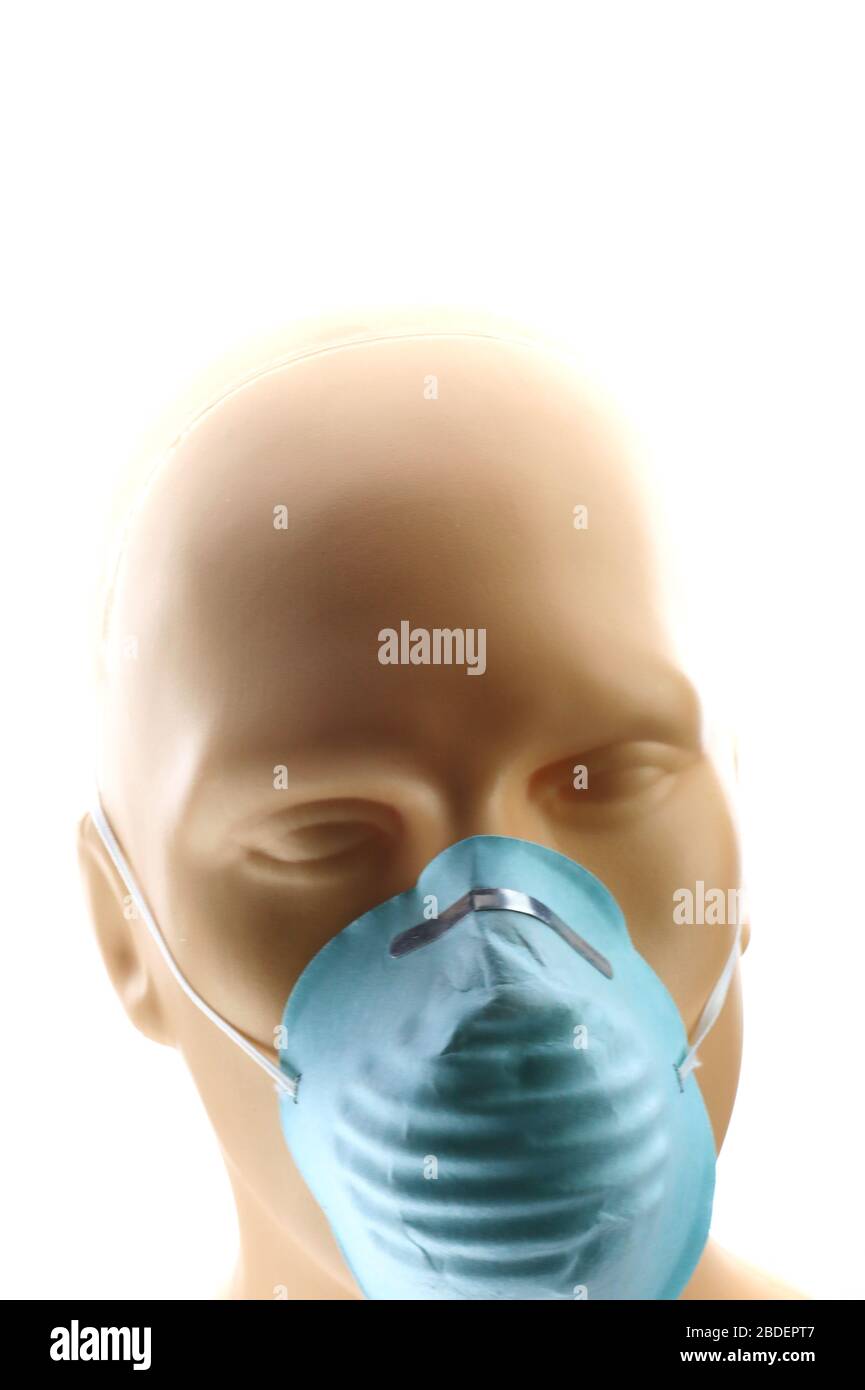 Disposable breathing filter face mask Stock Photo - Alamy
