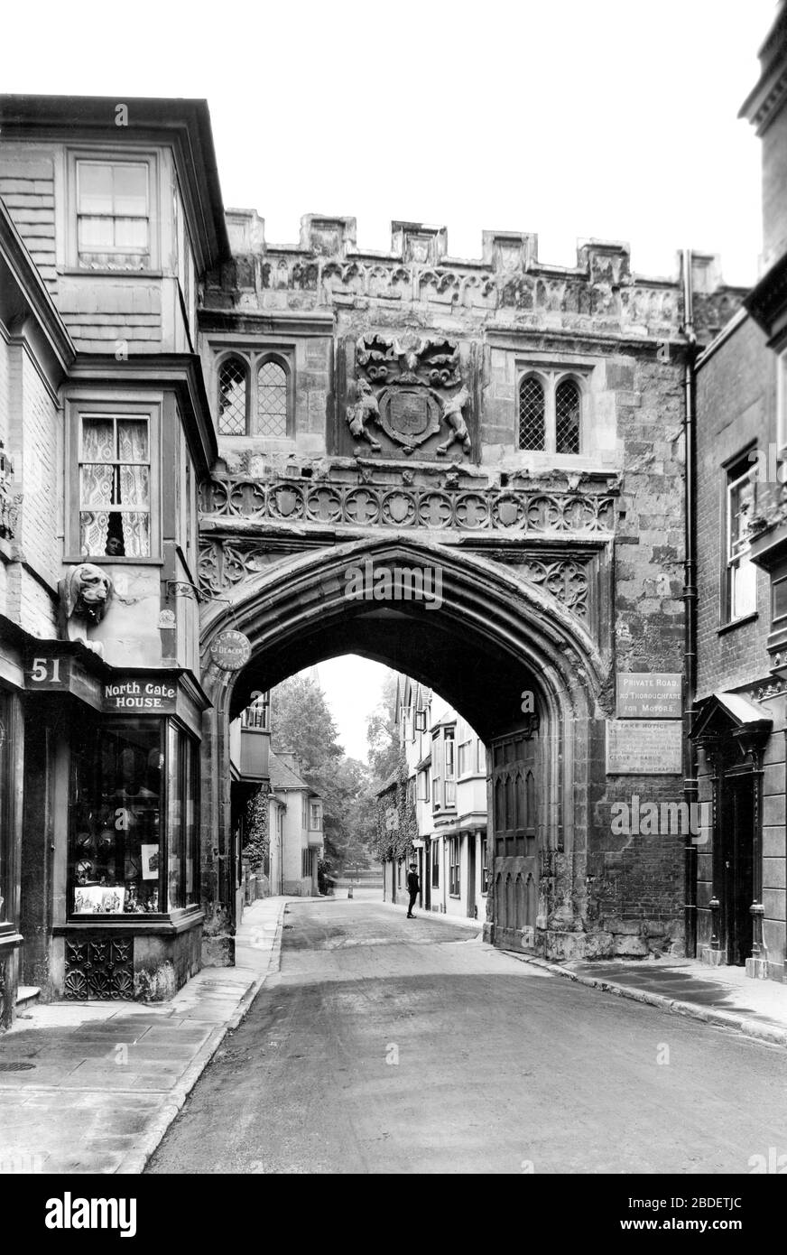 Salisbury, High Street Gate 1913 Stock Photo - Alamy