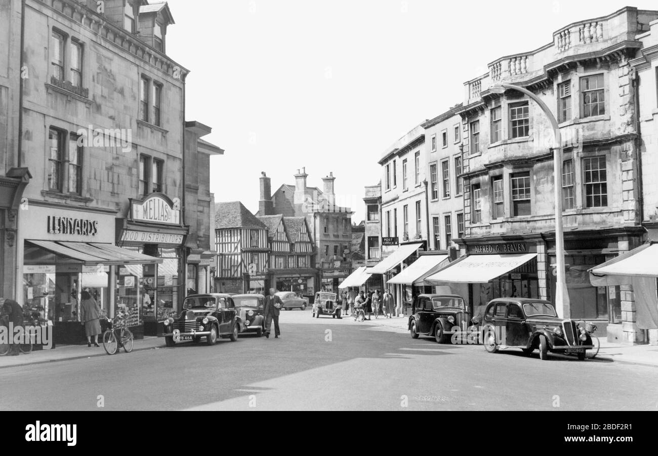 Chippenham, High Street c1955 Stock Photo - Alamy