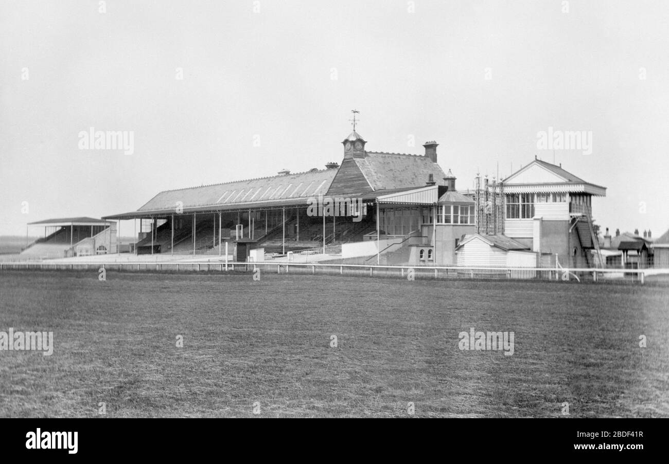 Newmarket, the Grandstand, Rowley Mile Racecourse 1922 Stock Photo - Alamy