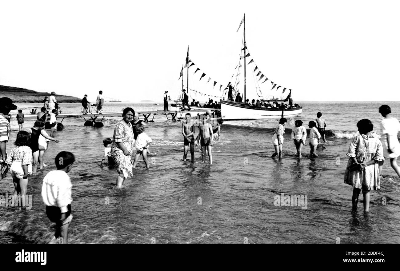 Barry Island, 'Paddling' 1925 Stock Photo - Alamy