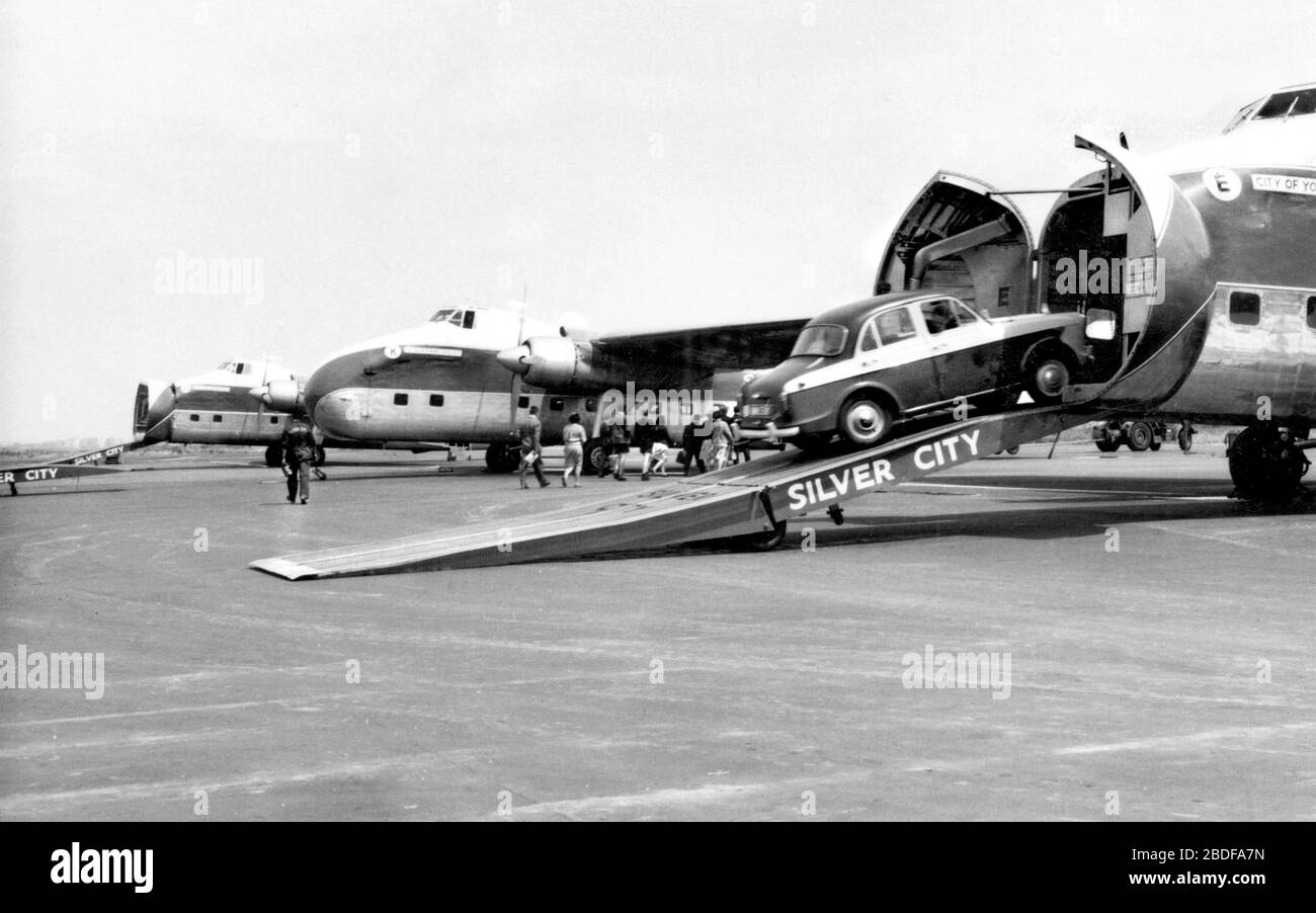 Lydd, Aircraft Loading, Ferryfield Airport c1960 Stock Photo - Alamy