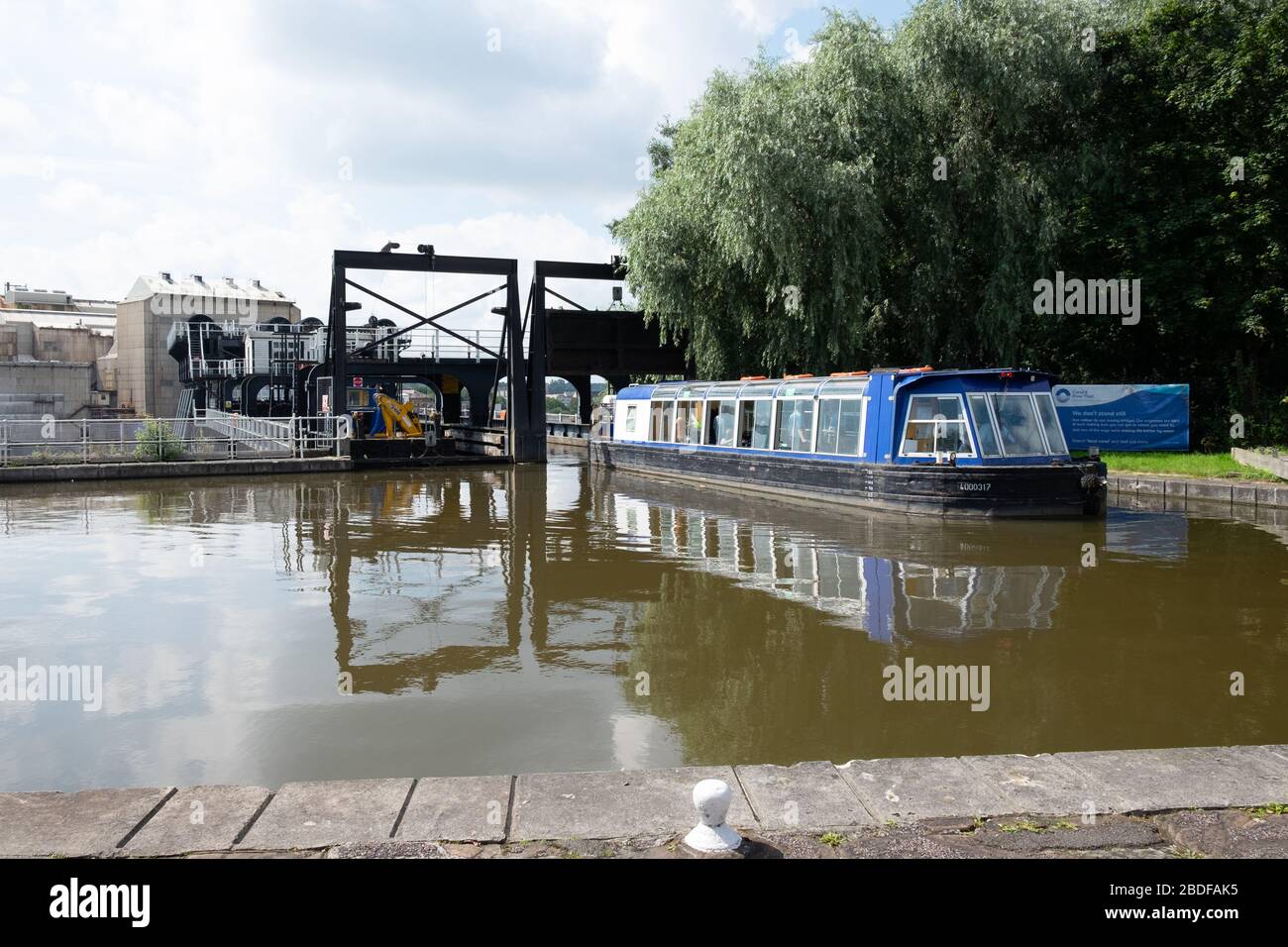 Pleasure barge leaving the Anderton Boat Lift; Northwich; Cheshire ...