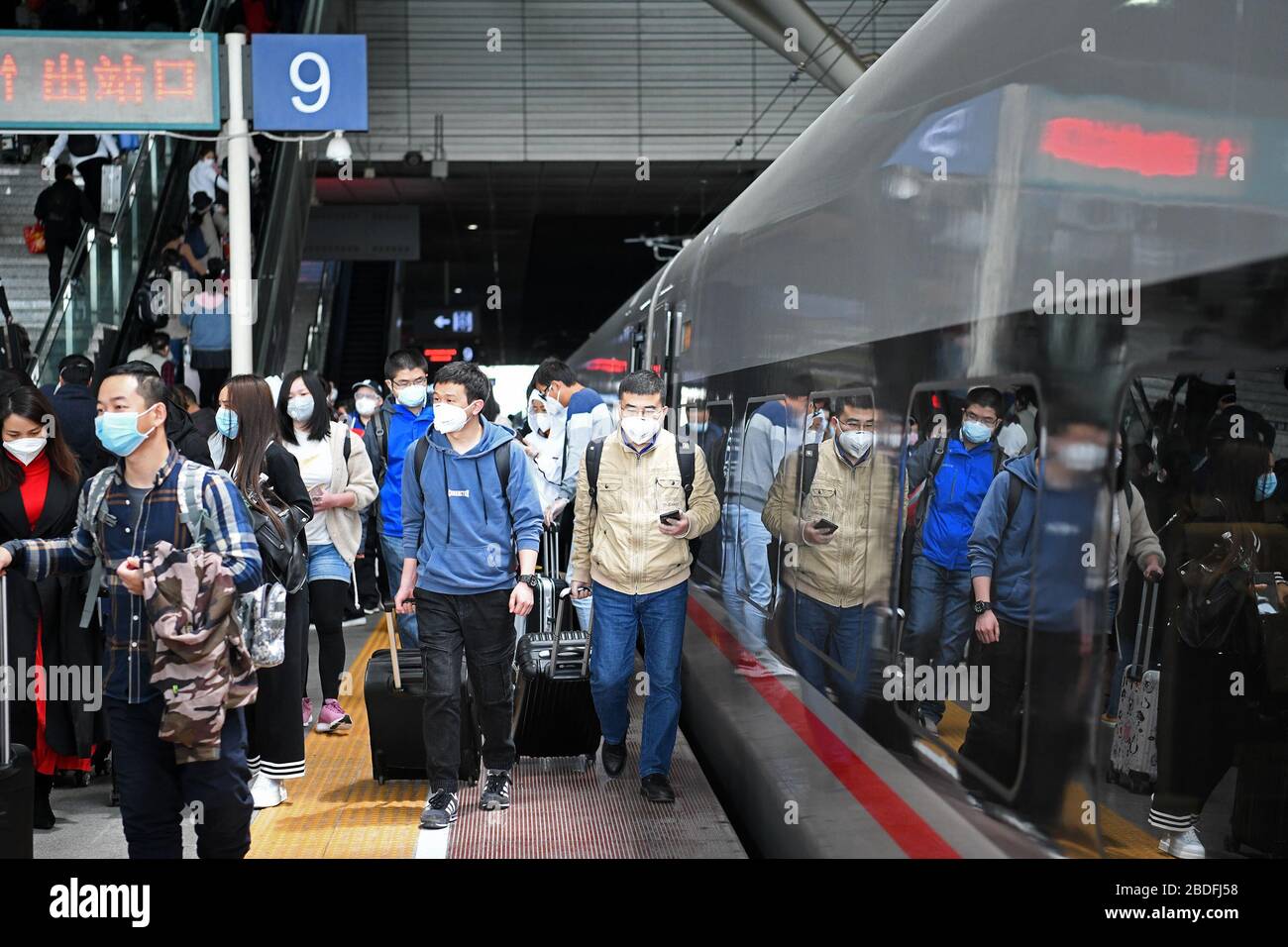 Wuhan april 8 2020 train hi-res stock photography and images - Alamy