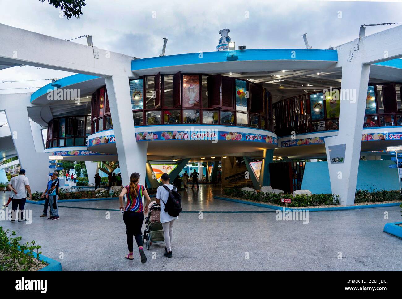 Vedado cuba coppelia hi-res stock photography and images - Alamy
