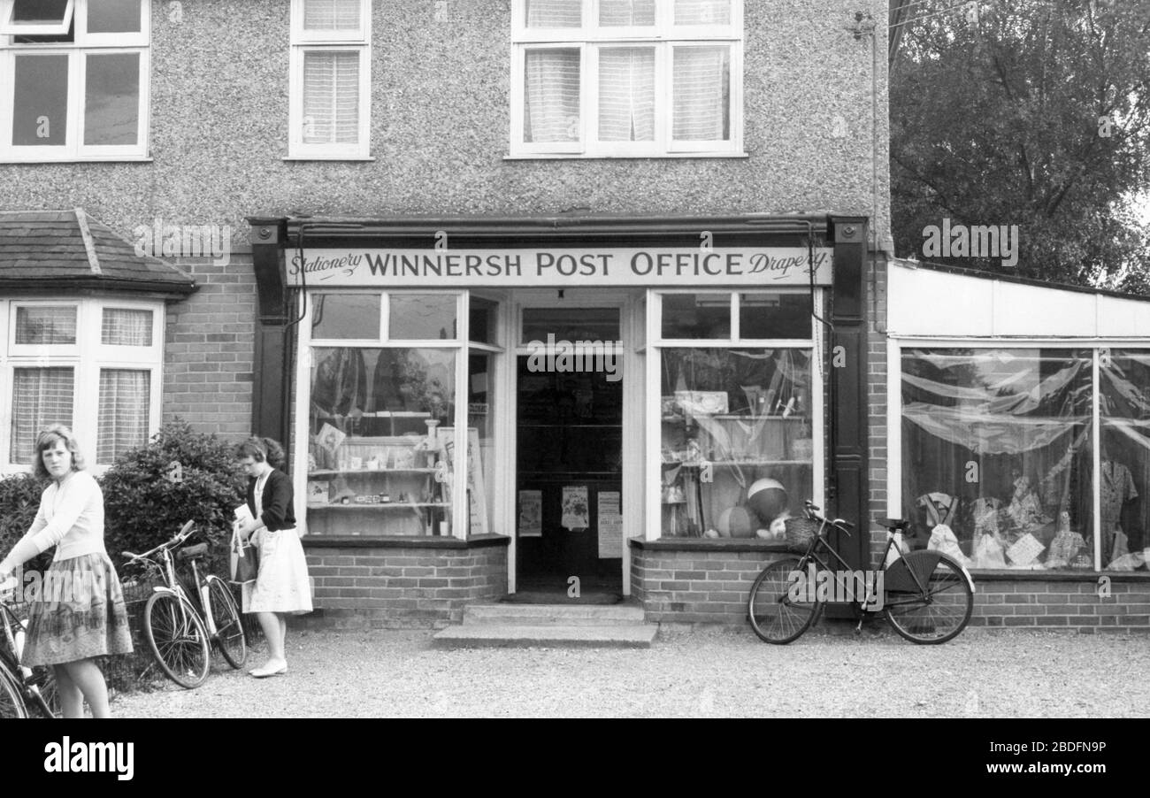 Winnersh, Post Office & Store 1960 Stock Photo - Alamy