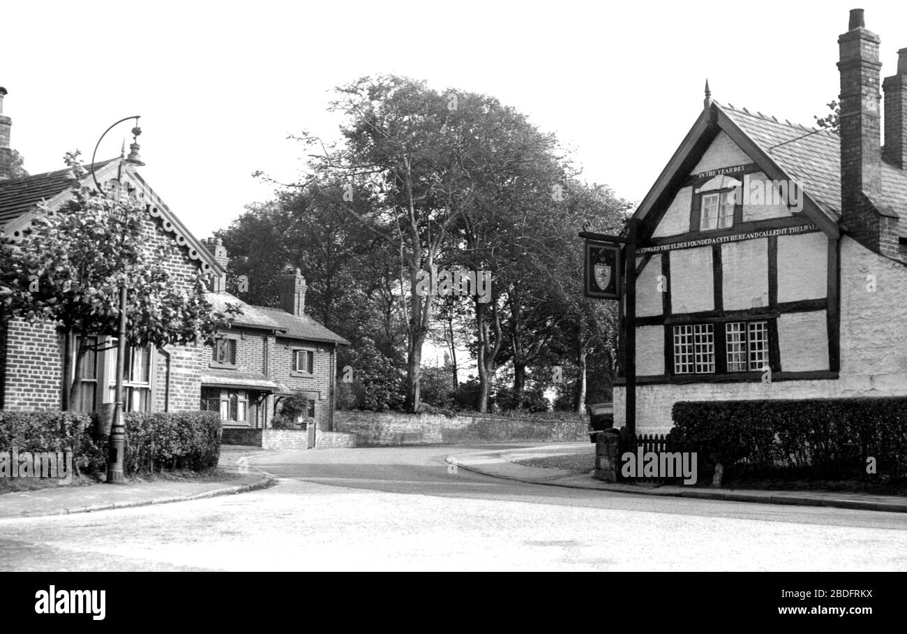 Thelwall, The Pickering Arms c1955 Stock Photo - Alamy