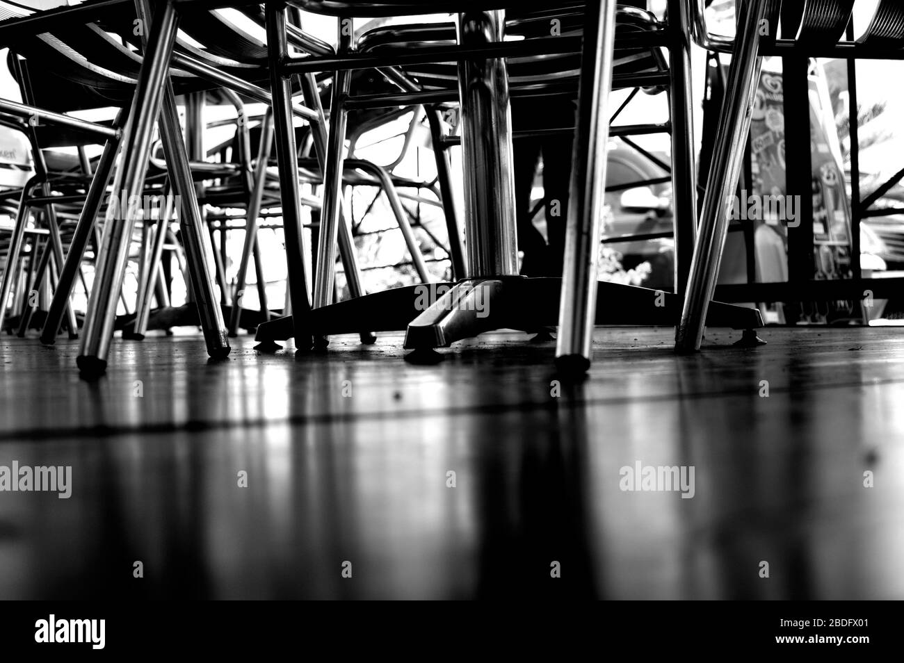 Empty restaurant table low angle hi-res stock photography and images ...