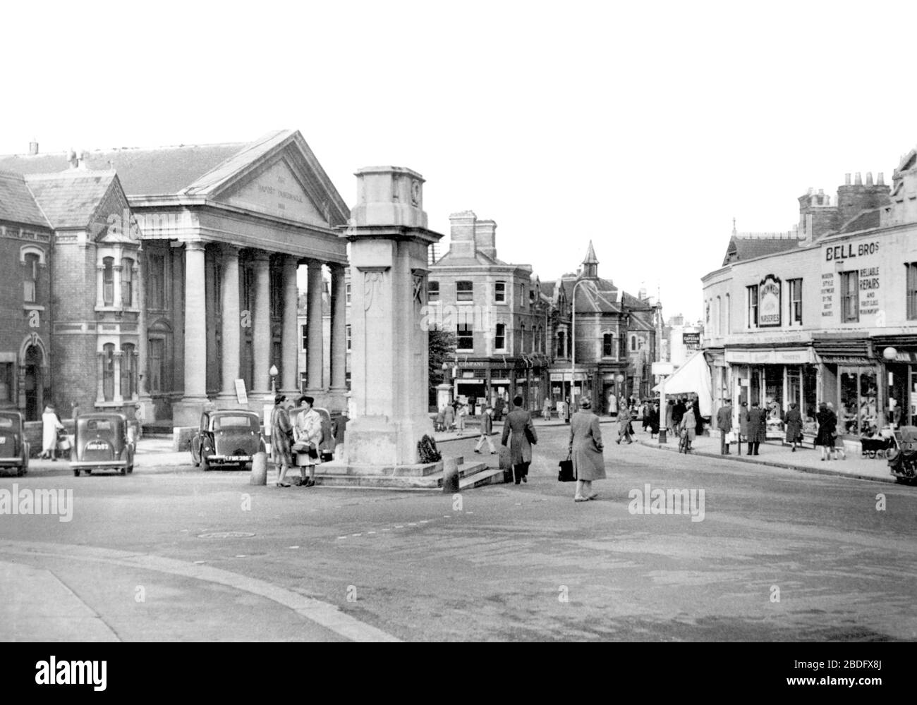 Swindon, Regent Circus and Regent Street c1950 Stock Photo - Alamy