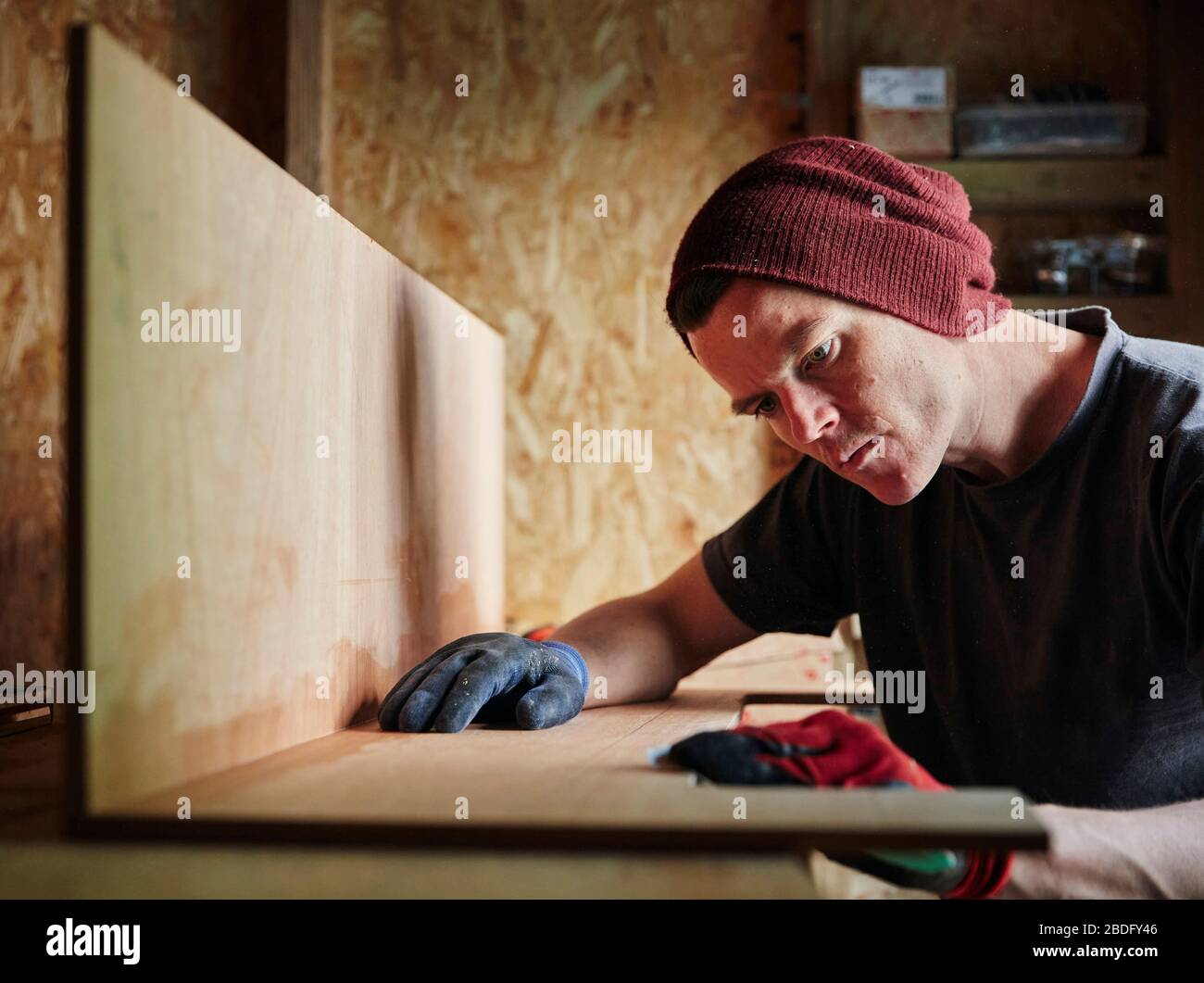 Carpenter shed hi-res stock photography and images - Alamy