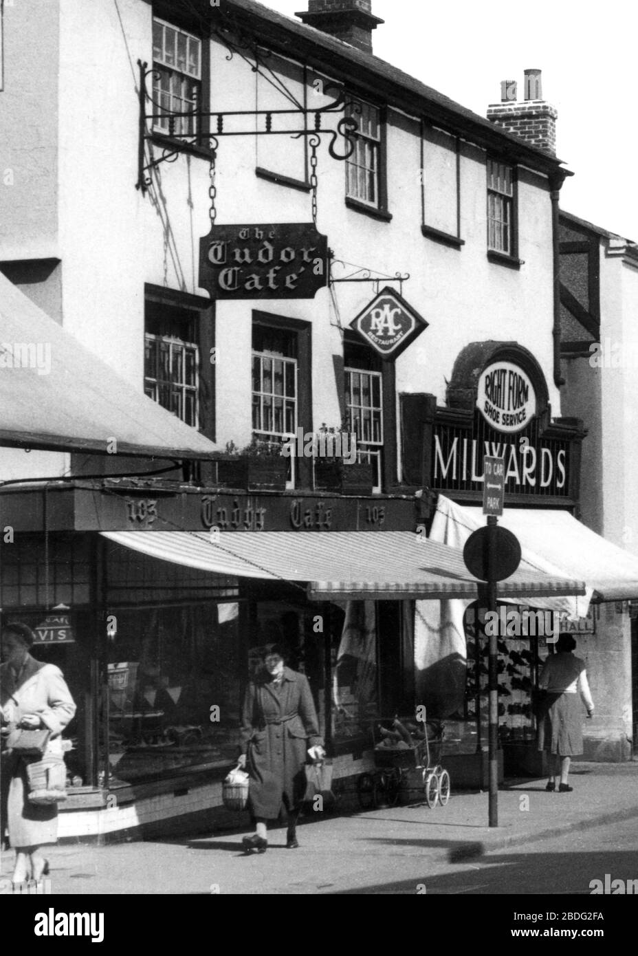Newbury, the Tudor Cafe, Northbrook Street c1960 Stock Photo - Alamy