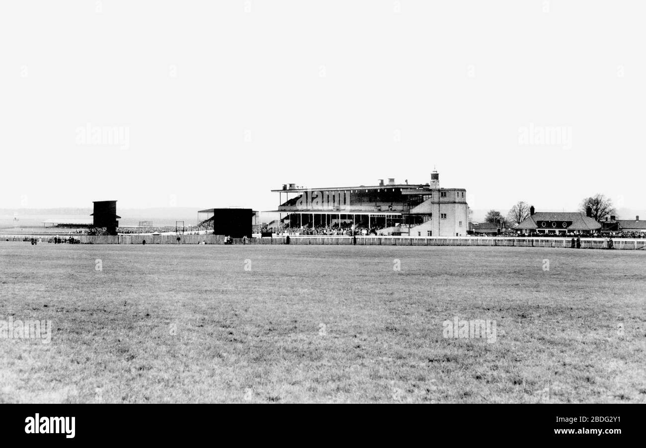 Newmarket, the Rowley Mile Racecourse c1960 Stock Photo - Alamy