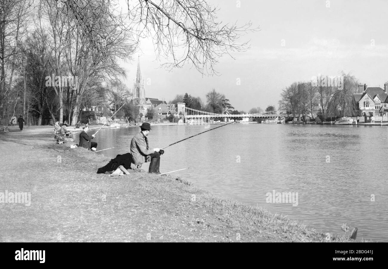 Marlow, River Thames c1955 Stock Photo - Alamy