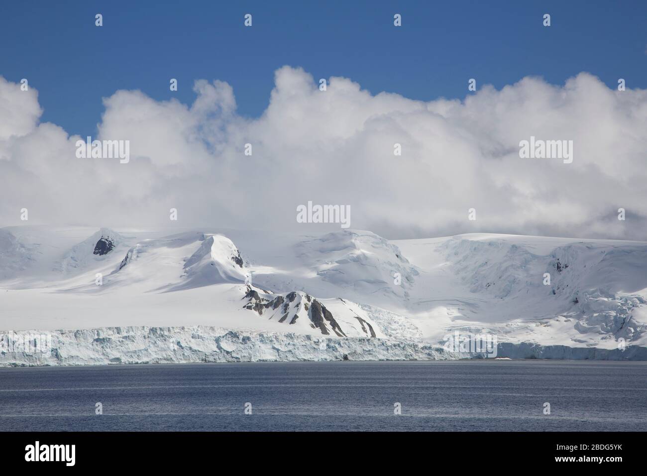 Antarctica desert hi-res stock photography and images - Alamy