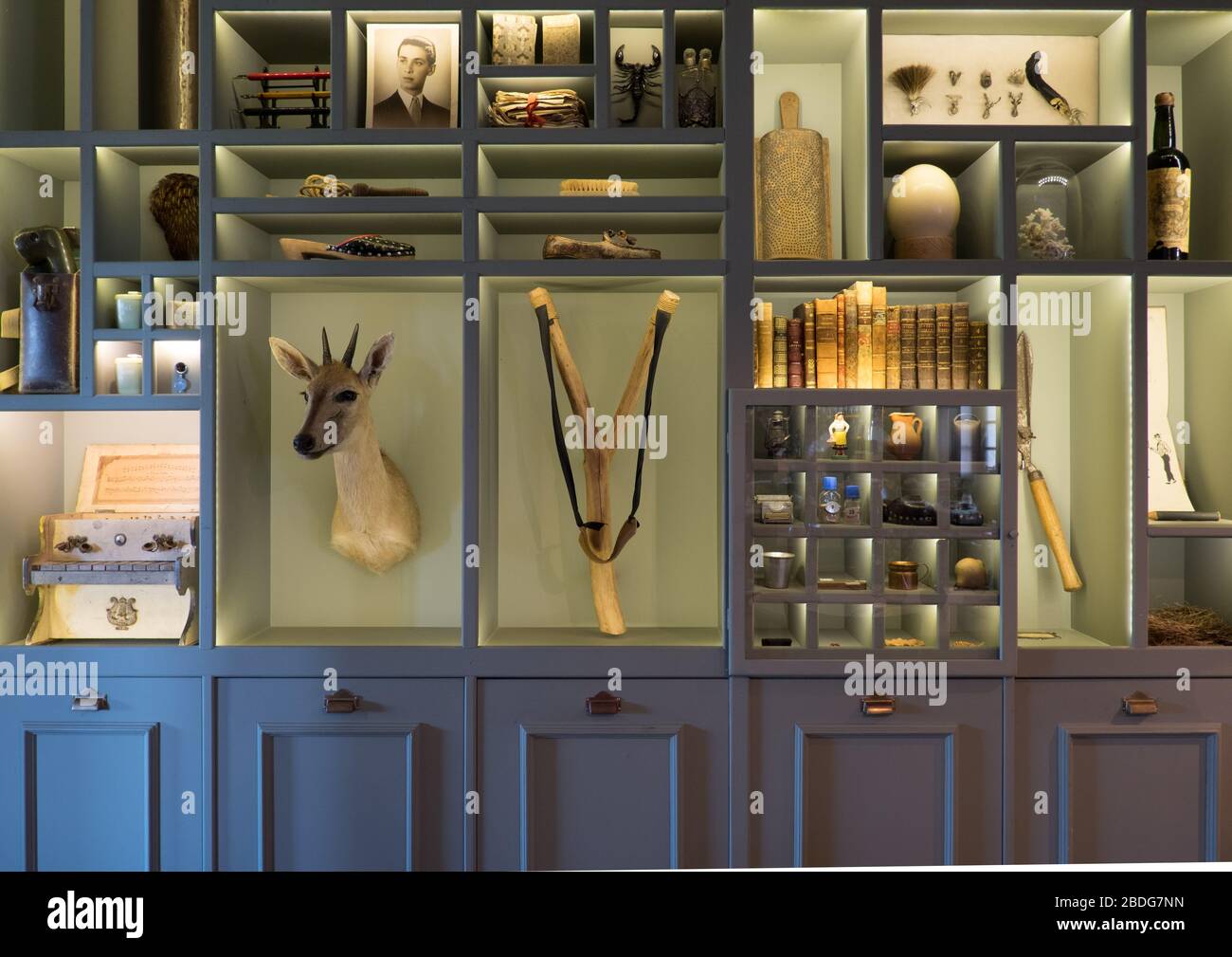 Artefacts hi-res stock photography and images - Alamy