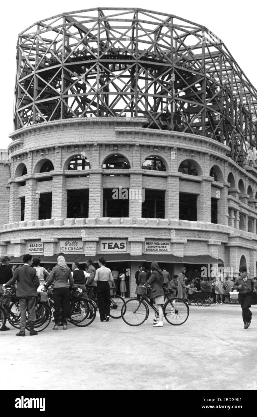 Butlins 1950s High Resolution Stock Photography and Images - Alamy