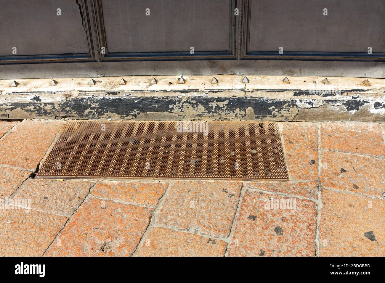 Metal Spikes Anti Homeless Device in Front of Building Stock Photo - Alamy