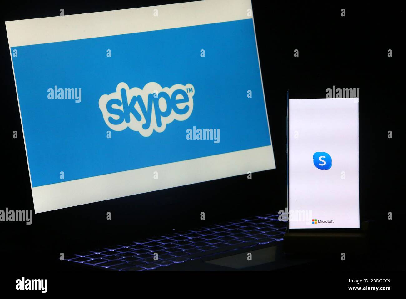 Logo tutorial hi-res stock photography and images - Alamy