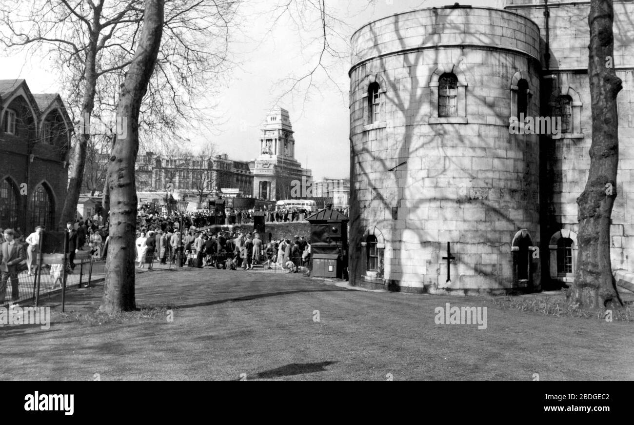 London, the Tower of London c1955 Stock Photo - Alamy