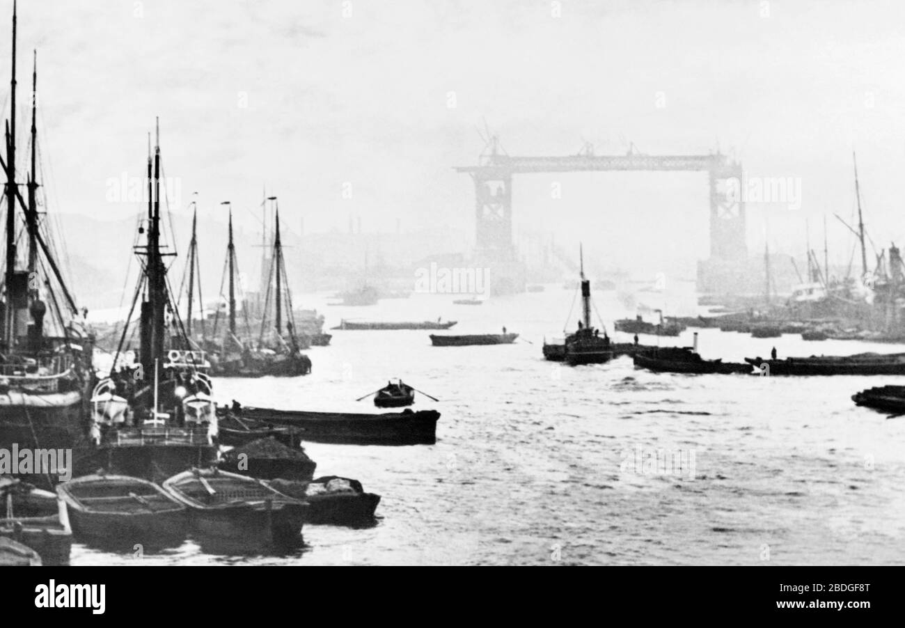 London, Tower Bridge under Construction 1890 Stock Photo - Alamy