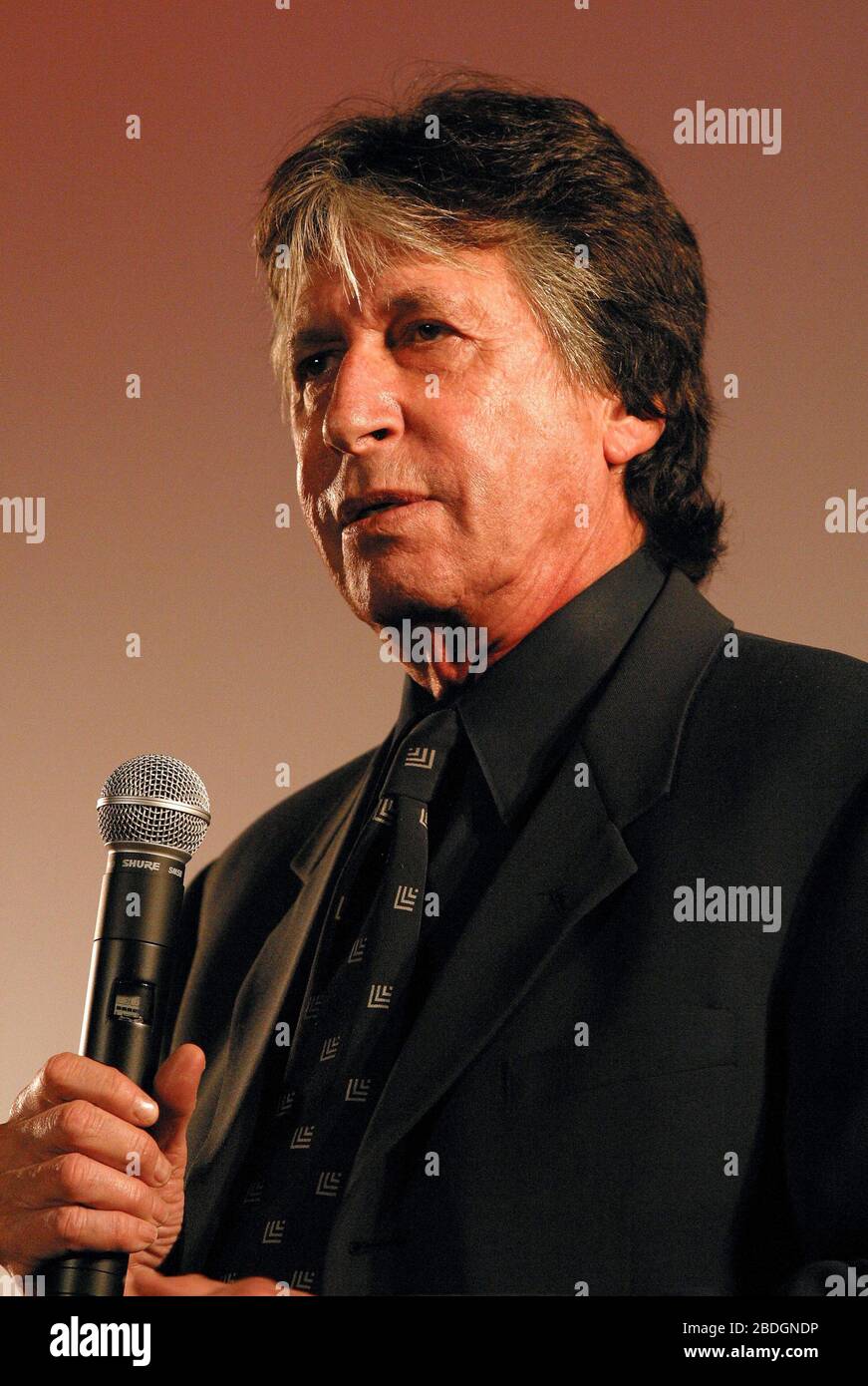 David Brenner performing at Har-Zion synagogue on November 13,2005 ...