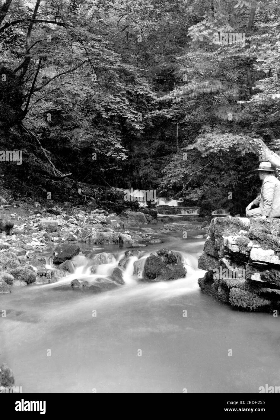 Abercraf, Dan-Yr-Ogof Caves 1937 Stock Photo - Alamy