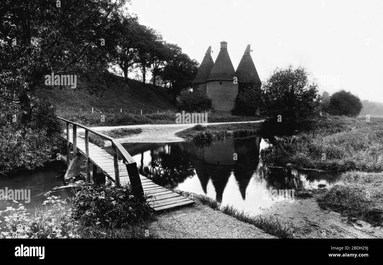 Farnham, the Old Hop Kilns 1934 Stock Photo - Alamy