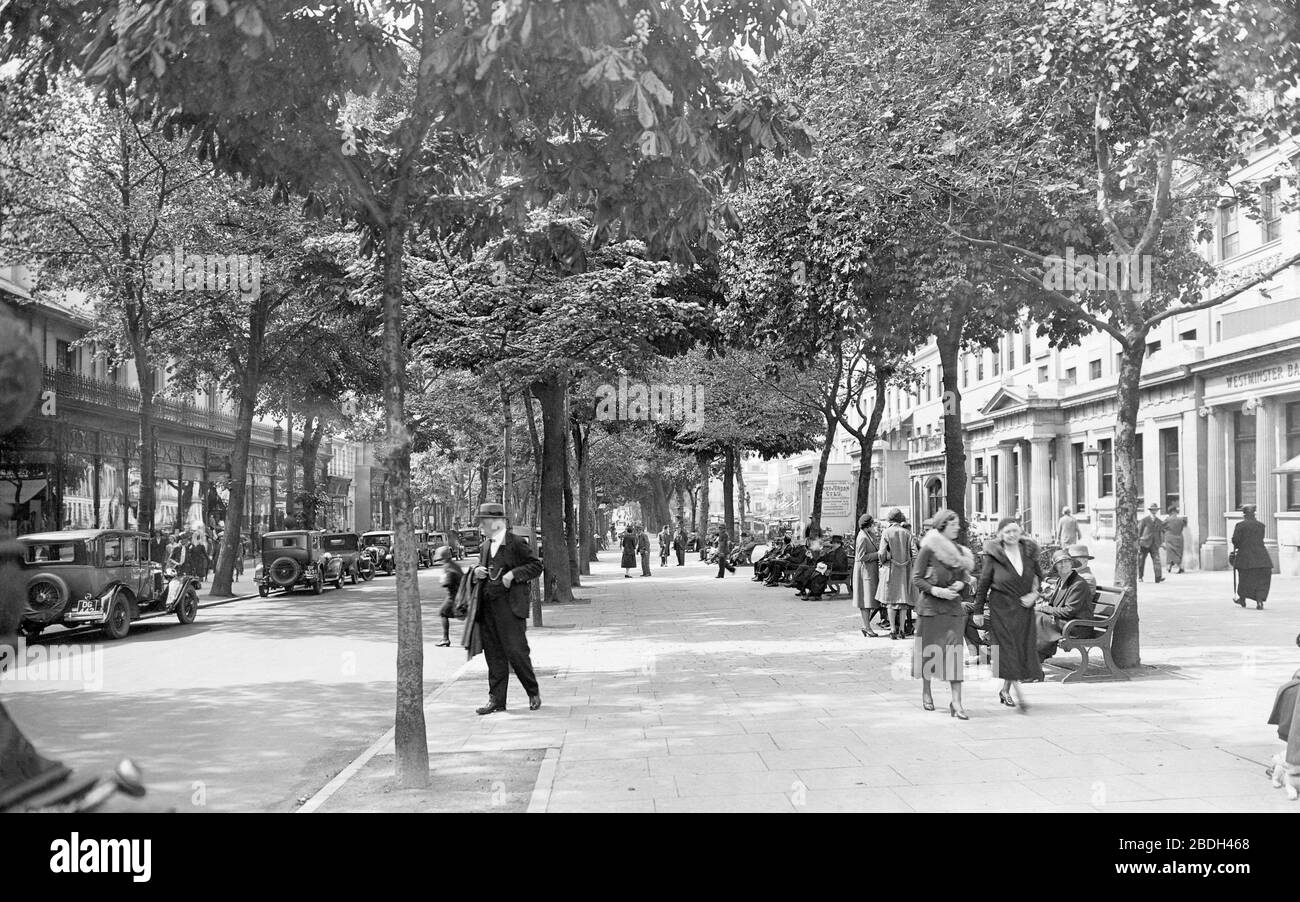 Cheltenham, Promenade 1931 Stock Photo - Alamy