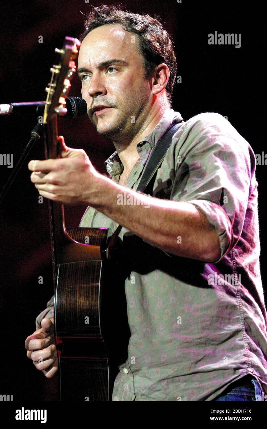 Dave Mathews performing at Farm Aid 2006 at the Tweeter Center in ...