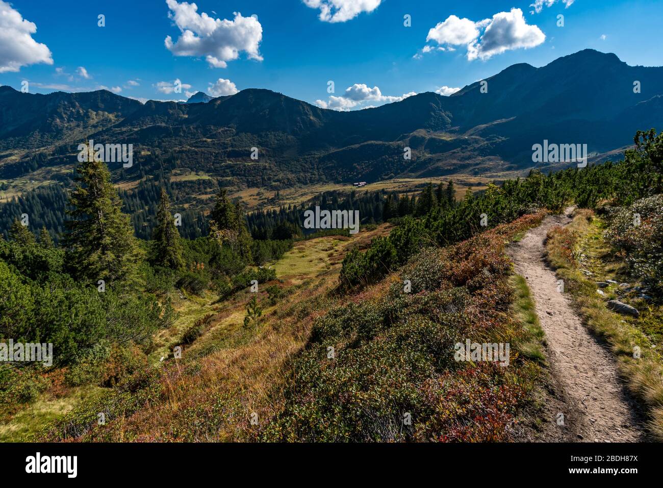 Fantastic hike on the Hohe Ifen in the Kleinwalsertal in the Allgau ...