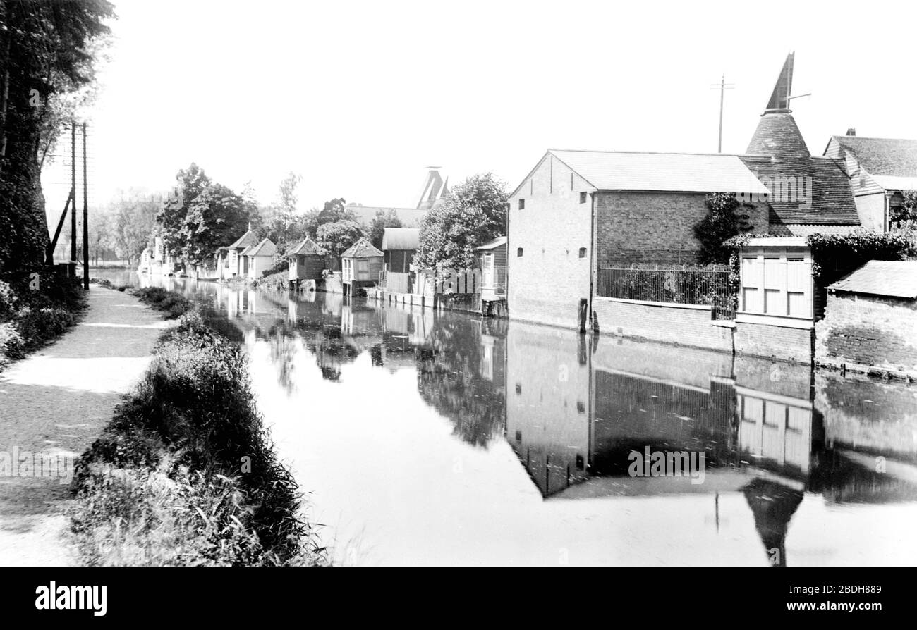 Ware, the Lee Navigation 1925 Stock Photo - Alamy