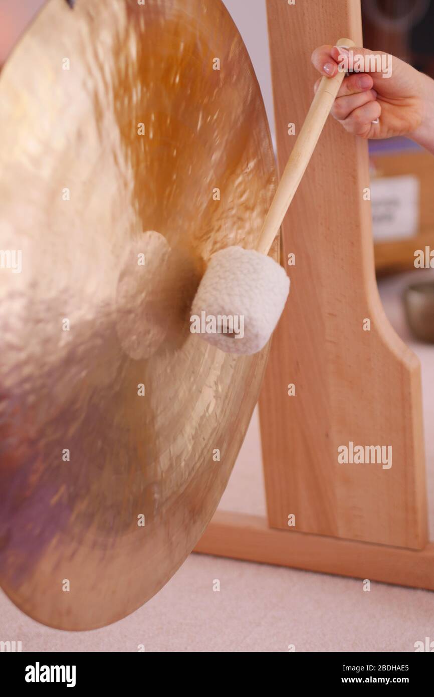 Gong band hi-res stock photography and images - Alamy