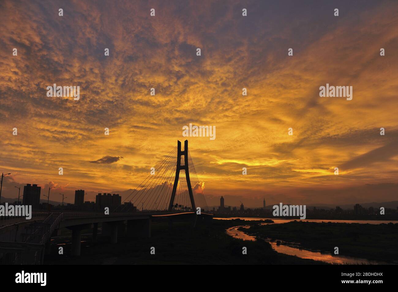 New Taipei Bridge Taiwan Stock Photo - Alamy