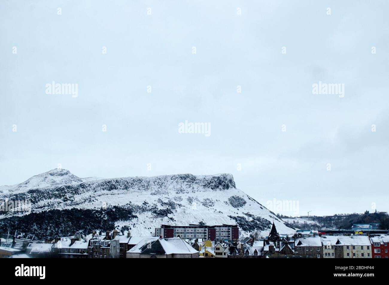 Snowman edinburgh castle hi-res stock photography and images - Alamy