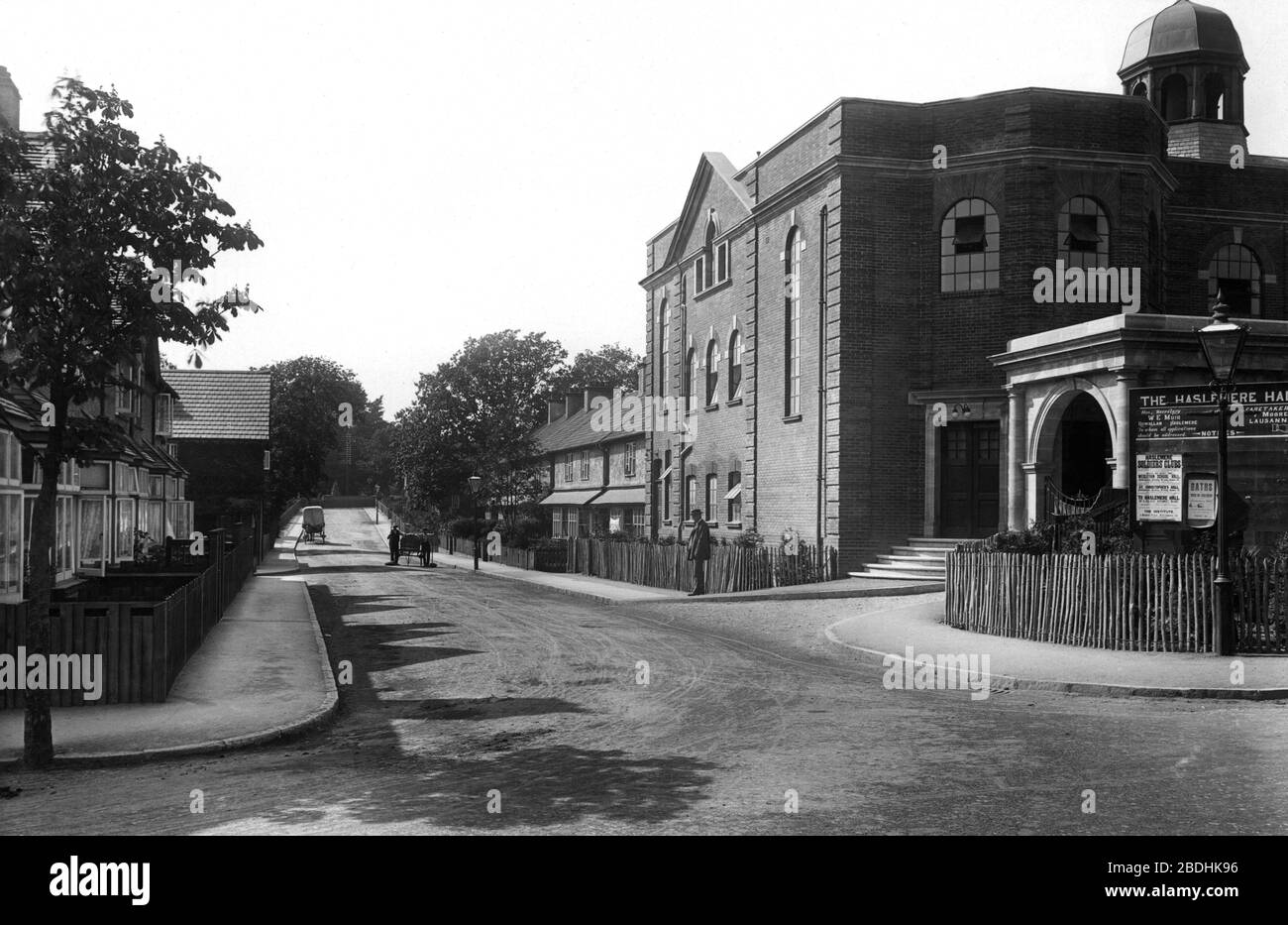 Haslemere, Bridge Road and Haslemere Hall 1915 Stock Photo - Alamy