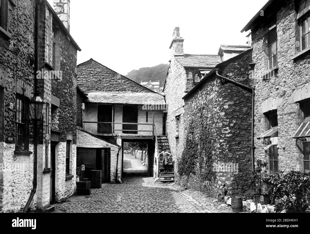 Kendal, Rainbow Inn Yard, 32 Highgate 1914 Stock Photo - Alamy