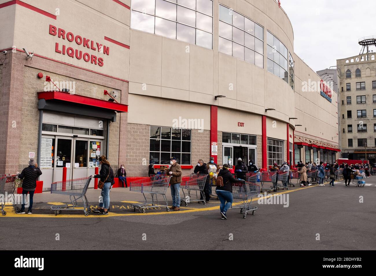 Seen from 3rd avenue hi-res stock photography and images - Alamy