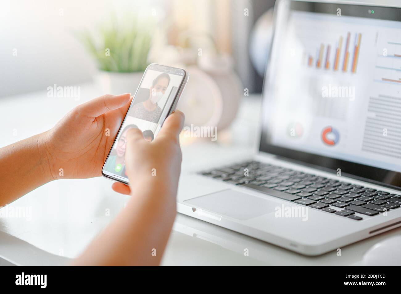Virtual talking hi-res stock photography and images - Alamy
