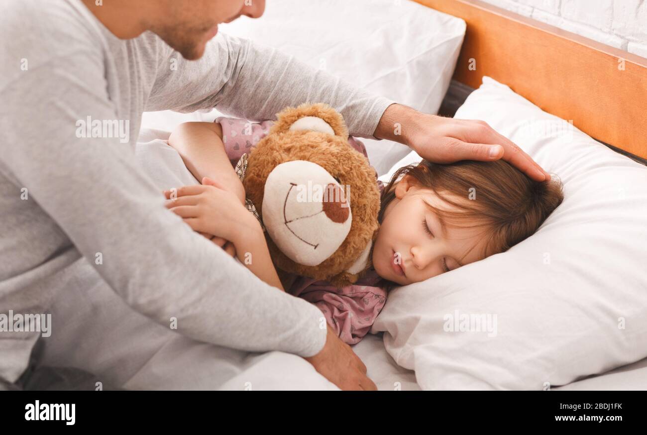 Daddy bear hi-res stock photography and images - Alamy